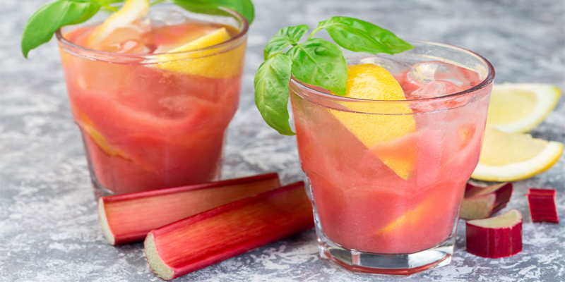 Rabarbradrikk | Oppskrifter for velvære | VitaeLab